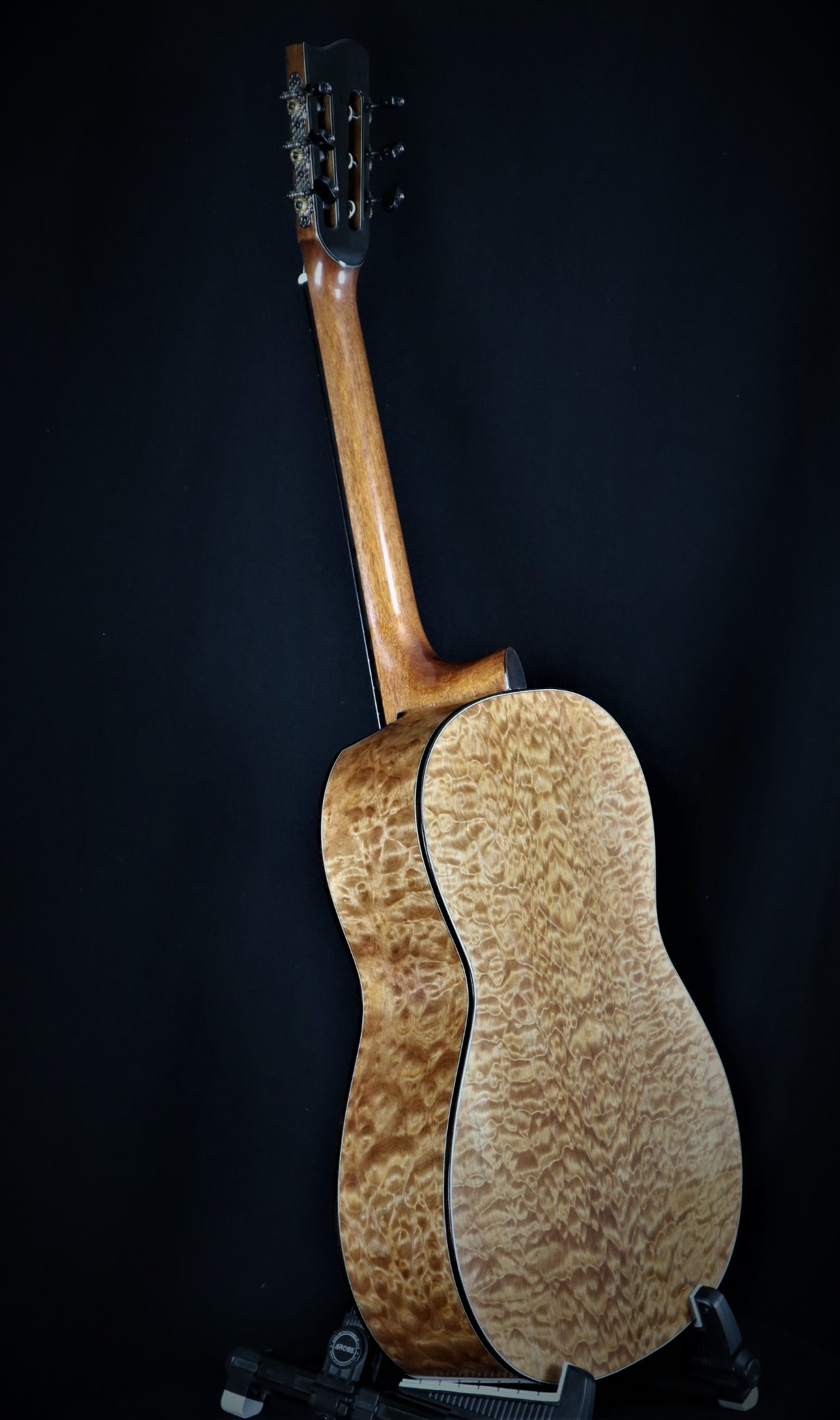 Quilt Maple Nylon Crossover back treble side – FE Tellier Guitars